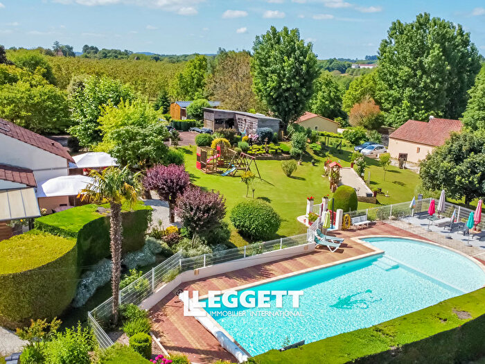 Maison à vendre - Sarlat-la-Canéda - 11 pièces - 8 chambres