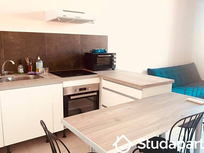 Arènes, Nîmes : Appartement 1 pièce à louer