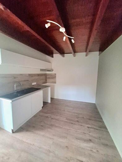 Maison à louer - Saint-Rémy-de-Chargnat - 2 pièces - 2 chambres