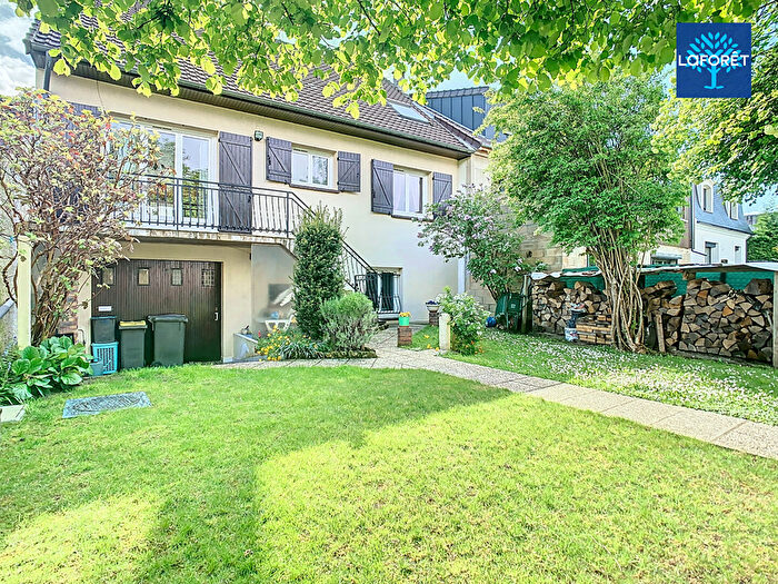 Maison à vendre - Noisy-le-Grand, Centre-ville - 6 pièces - 4 chambres