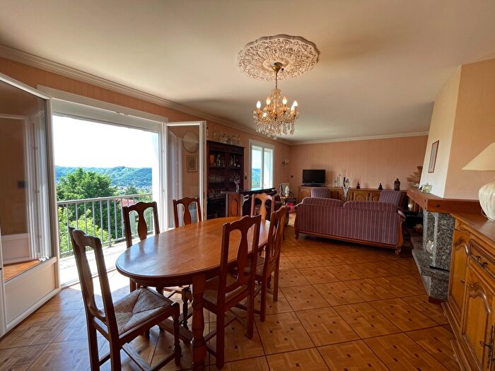 Maison à vendre - Decazeville - 9 pièces - 7 chambres