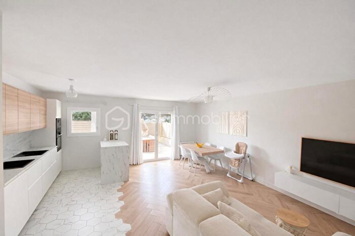 Appartement à vendre - Livry-Gargan, Nord - 3 pièces - 2 chambres