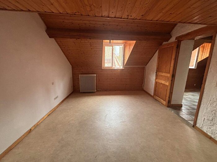 Appartement 4 pièces à Pontarlier, Centre-ville, à vendre