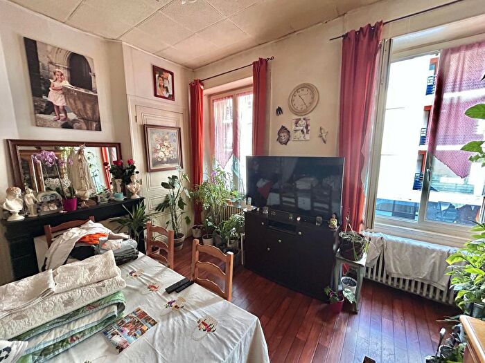 Appartement à vendre - Saint-Étienne, Crêt de Roc - 3 pièces - 2 chambres