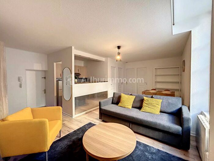 Appartement à louer - Clermont-Ferrand, Delille, Cathédrale, La Gare - 3 pièces - 2 chambres
