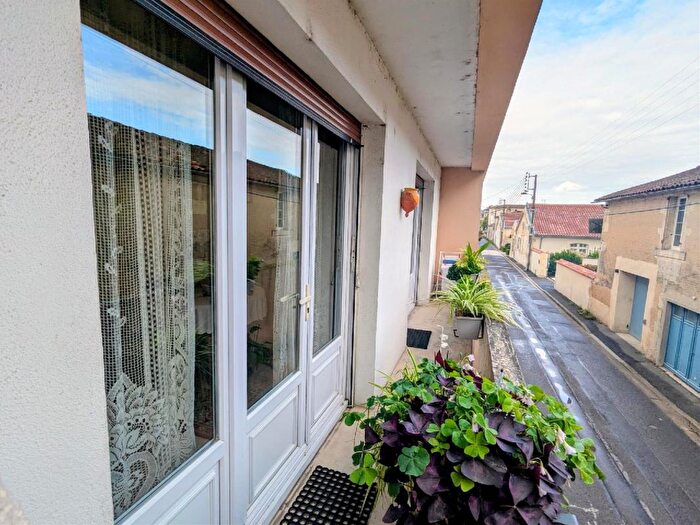 Appartement à vendre - Cognac, Centre-ville, Gare - 4 pièces - 3 chambres