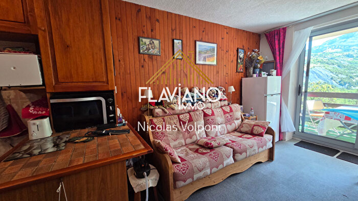 Enchastrayes : Appartement 1 pièce à vendre