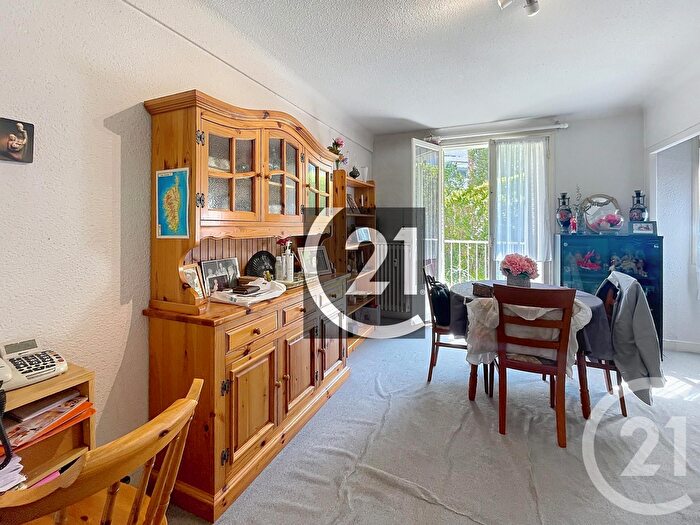 Appartement 3 pièces à vendre - Cannes, Californie Pezou