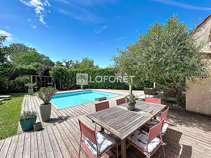 Maison 8 pièces à vendre à Morainvilliers