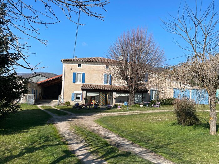 Maison à vendre - Bourdeaux - 9 pièces - 4 chambres