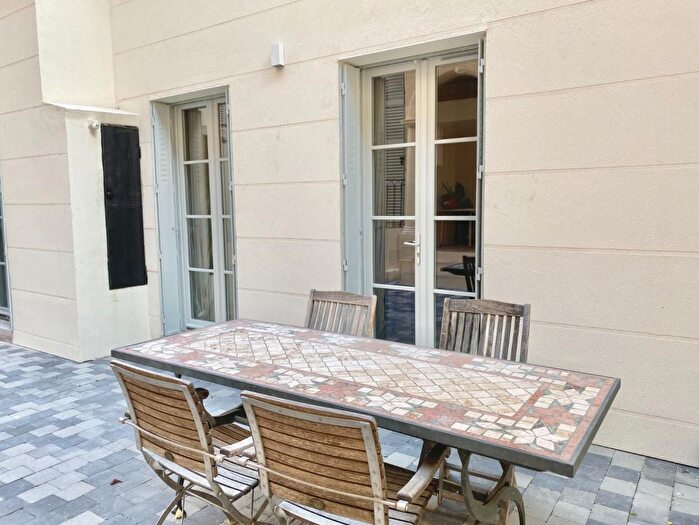 Appartement 1 pièce à Marseille 1er, Chapitre, à louer