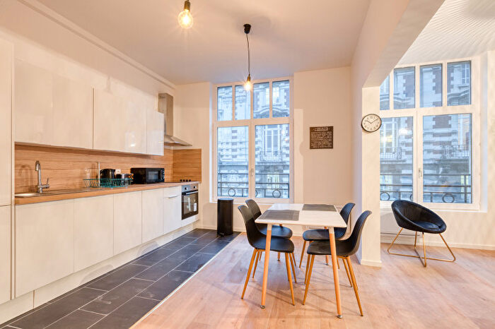 Appartement à louer - Roubaix, Centre-ville, Crouy - 4 pièces - 3 chambres