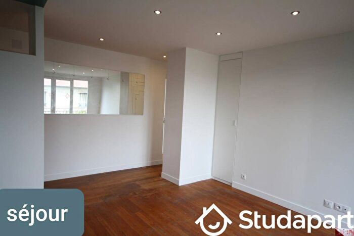 Appartement à louer - Sud-Bords de Marne-Foch, Chelles - 1 pièce - 2 chambres