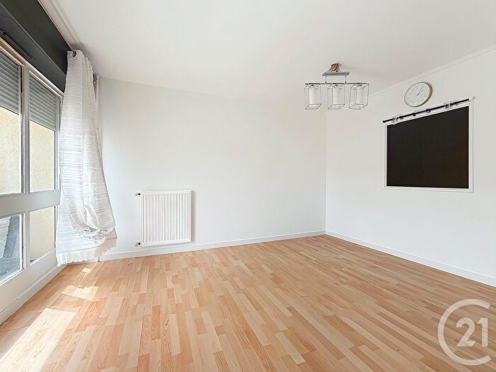 Appartement à vendre - Rillieux-la-Pape, Ville nouvelle Est - 2 pièces - 1 chambre