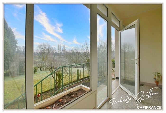 Maison à vendre - Châteaumeillant - 4 pièces - 3 chambres