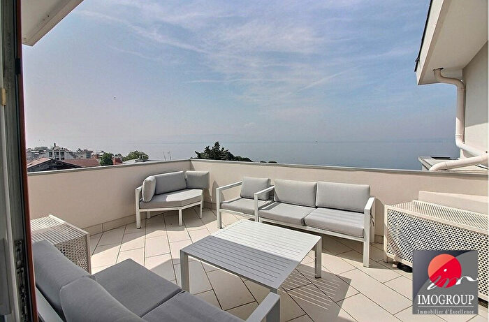 Appartement à vendre - Évian-les-Bains - 4 pièces - 3 chambres