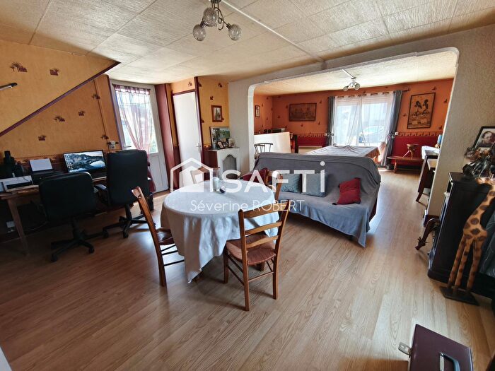 Monts-sur-Guesnes - Maison 6 pièces à vendre