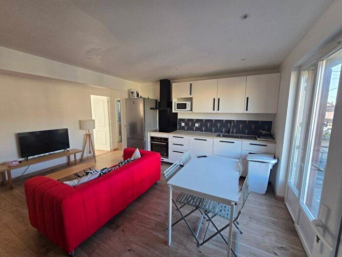 Appartement à louer - Centre Ville-Calais, Argenteuil - 4 pièces - 3 chambres