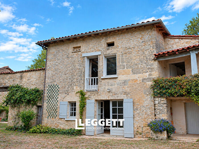 Maison 6 pièces à vendre à Paussac-et-Saint-Vivien