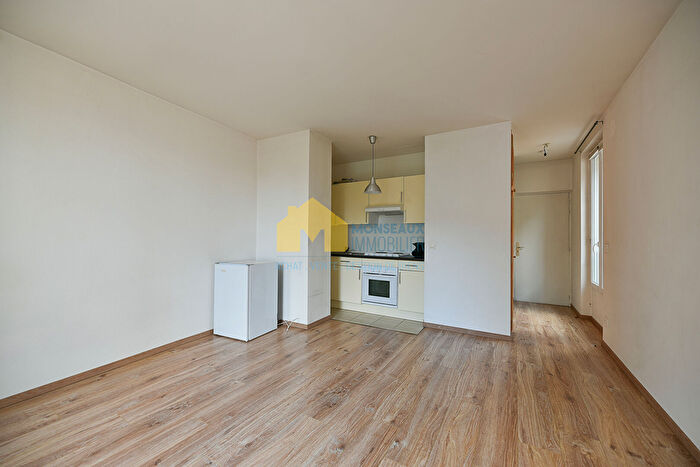 Appartement à louer - Longjumeau, Centre-ville, Mairie - 1 pièce