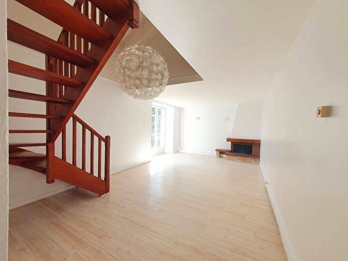 Appartement à louer - Fiancey-Brieux, Saint-Égrève - 5 pièces - 4 chambres