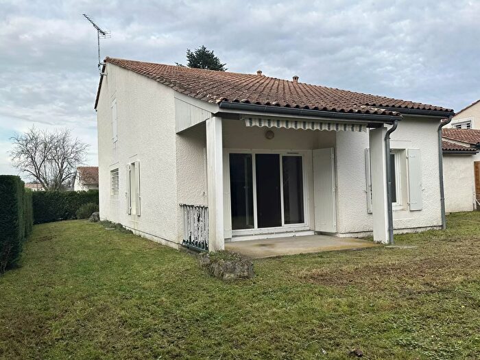 Maison à vendre - Saint-Ciers-sur-Gironde - 6 pièces - 5 chambres