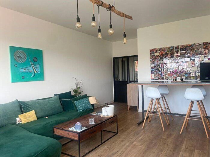 Appartement à louer - Chantegrillet, Sainte-Foy-lès-Lyon - 1 pièce
