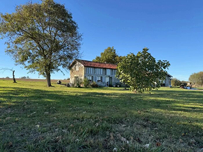 Maison à vendre - Castelnau-Magnoac - 5 pièces - 4 chambres