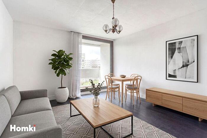 Saint-Cyr-l'École, Fontaine Saint-Martin : Appartement 3 pièces à vendre