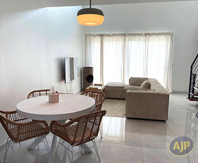 Maison à louer - Cavignac - 4 pièces - 3 chambres