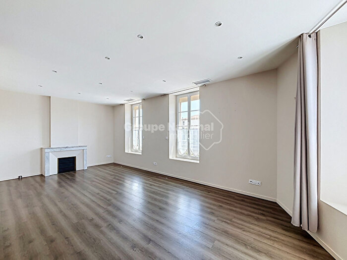 Châteaurenard, Centre-ville : Appartement 4 pièces à louer