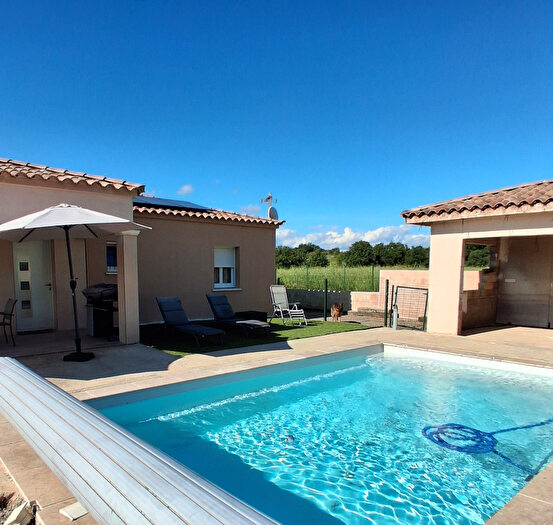 Maison à vendre - Pouzolles - 4 pièces - 3 chambres