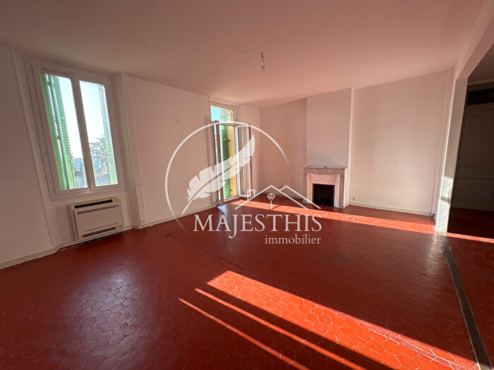 Appartement à louer - Hyères, Centre-ville - 3 pièces - 2 chambres