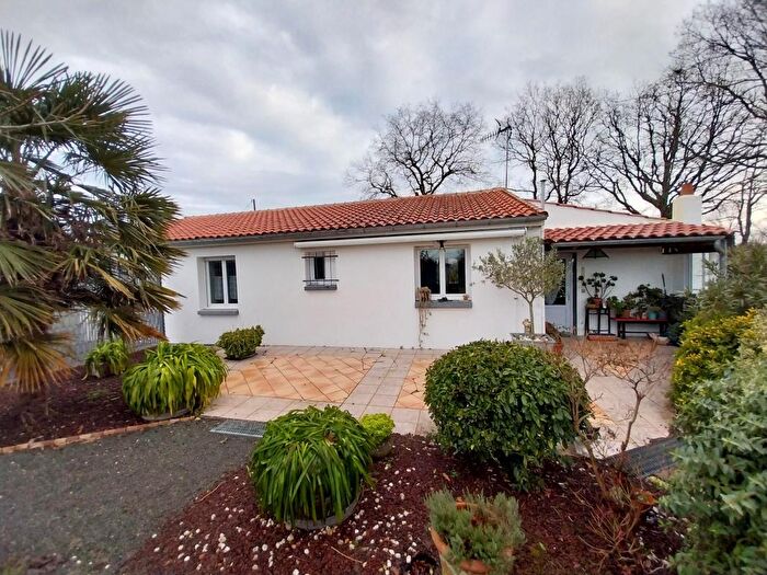 Maison à vendre - Challans, Route de Cholet, Route de la Roche-sur-Yon - 5 pièces - 3 chambres