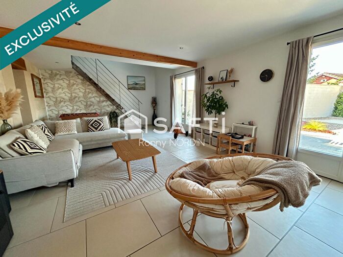 Maison 5 pièces à vendre à Saint-Magne-de-Castillon