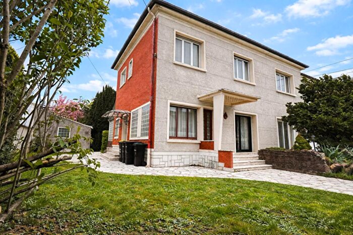 Maison à vendre - Ormesson-sur-Marne - 6 pièces - 4 chambres