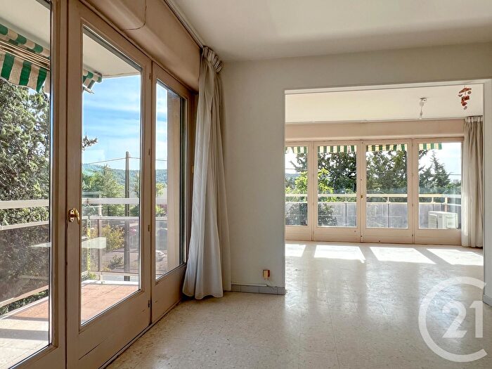 Appartement 4 pièces à louer à Aix-en-Provence, Val Saint-André
