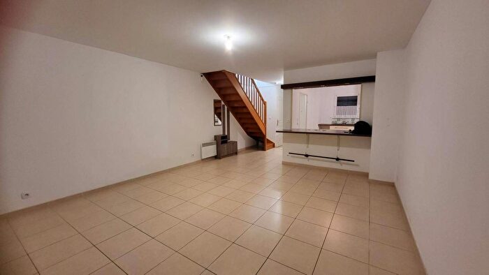 Maison à louer - Partie Nord Est, Saint-Rémy-de-Provence - 4 pièces - 3 chambres