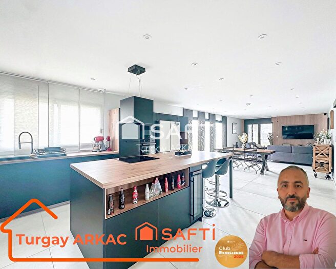 Maison à vendre - Sardieu - 5 pièces - 4 chambres