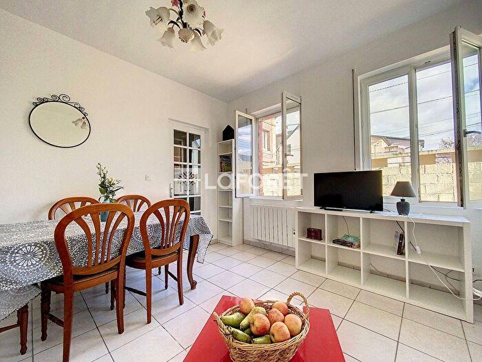 Centre-Landaus-Poudrerie-Sablonniere, Oissel - Maison 3 pièces à louer