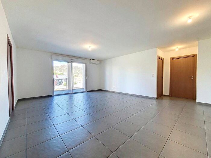 Appartement à louer - Ajaccio - 3 pièces - 2 chambres