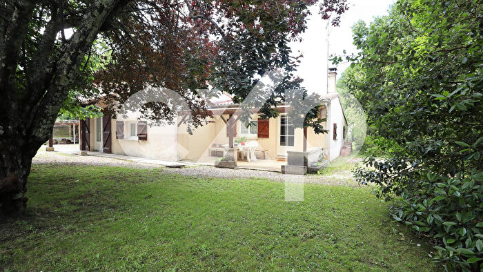 Maison 5 pièces à vendre à Soussans