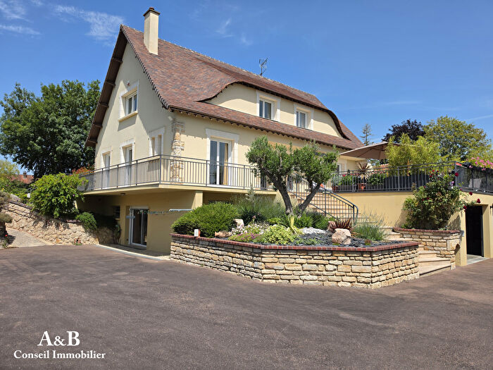 Saint-Thibault : Maison 11 pièces à vendre