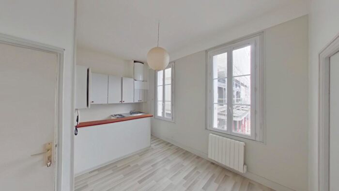 Appartement à louer - Châtellerault, Centre-ville - 2 pièces - 1 chambre