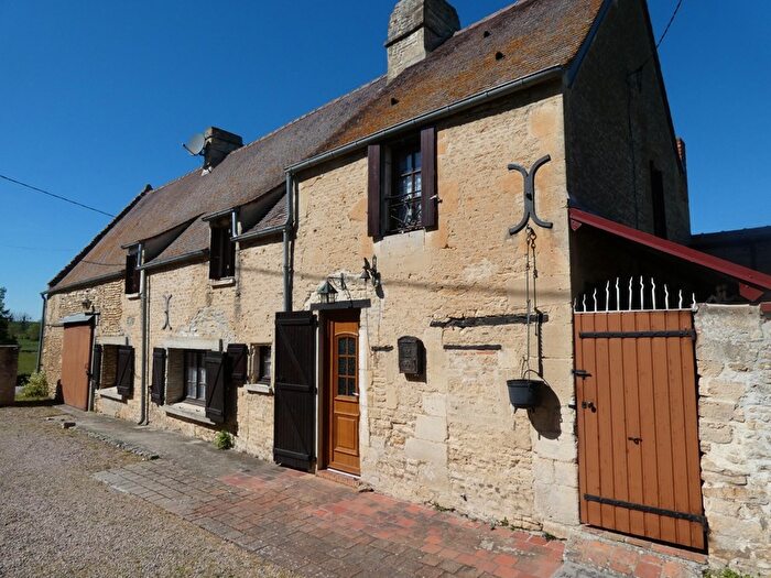 Maison 4 pièces à Saint-Pierre-sur-Dives, à vendre