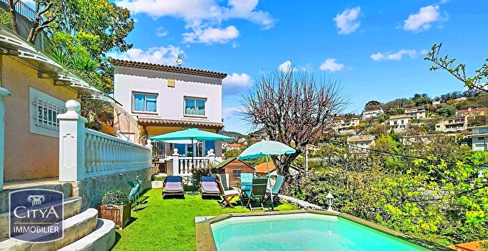 Aspremont : Maison 9 pièces à vendre