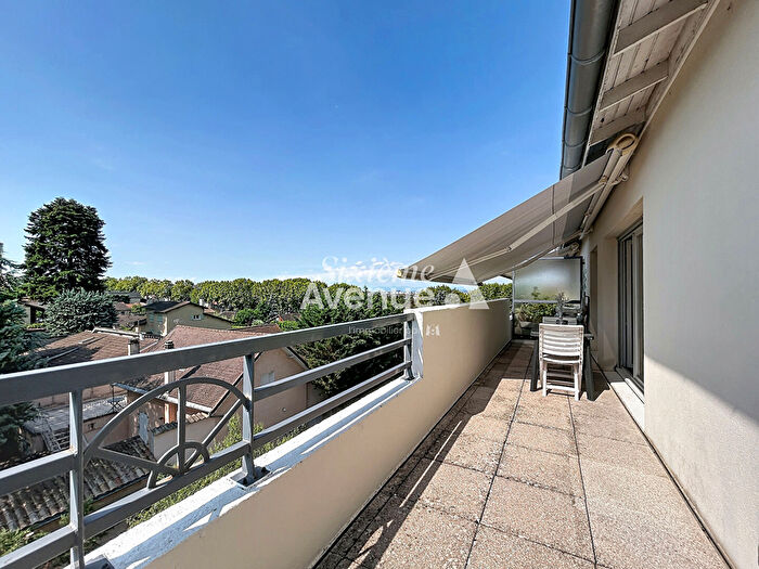 Appartement 4 pièces à vendre - Décines-Charpieu, Centre-ville