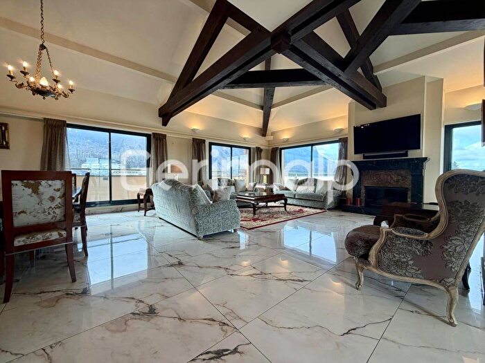 Appartement à louer - Étrembières - 6 pièces - 4 chambres