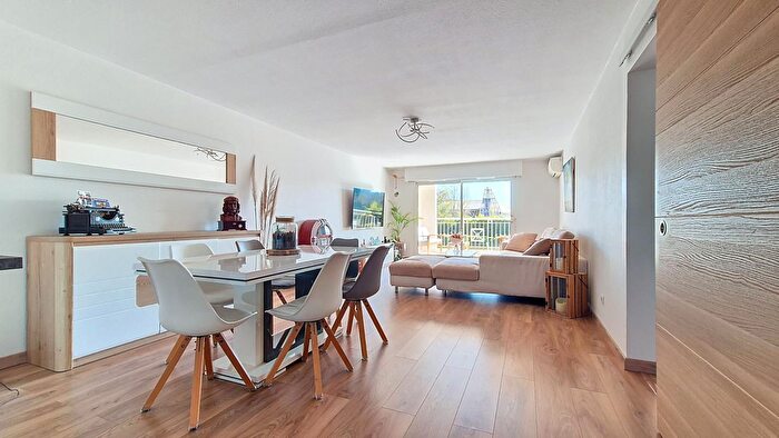 Appartement à vendre - Le Cannet, Aubarède - 3 pièces - 2 chambres