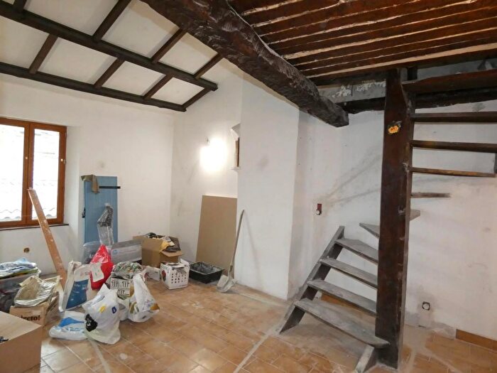 Appartement à vendre - Puget-Théniers - 4 pièces - 2 chambres